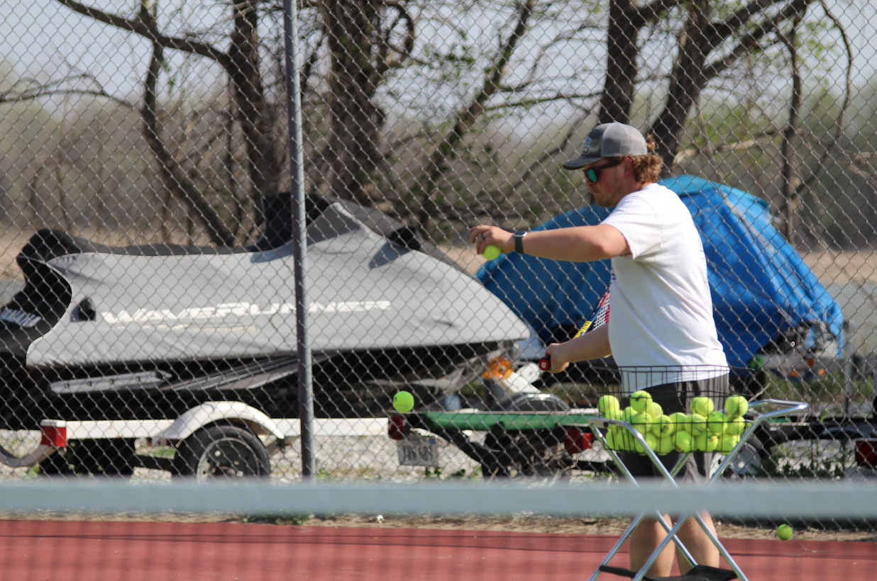 Introducing Platteview’s Newest Sport: Boys’ Tennis – The Charioteer